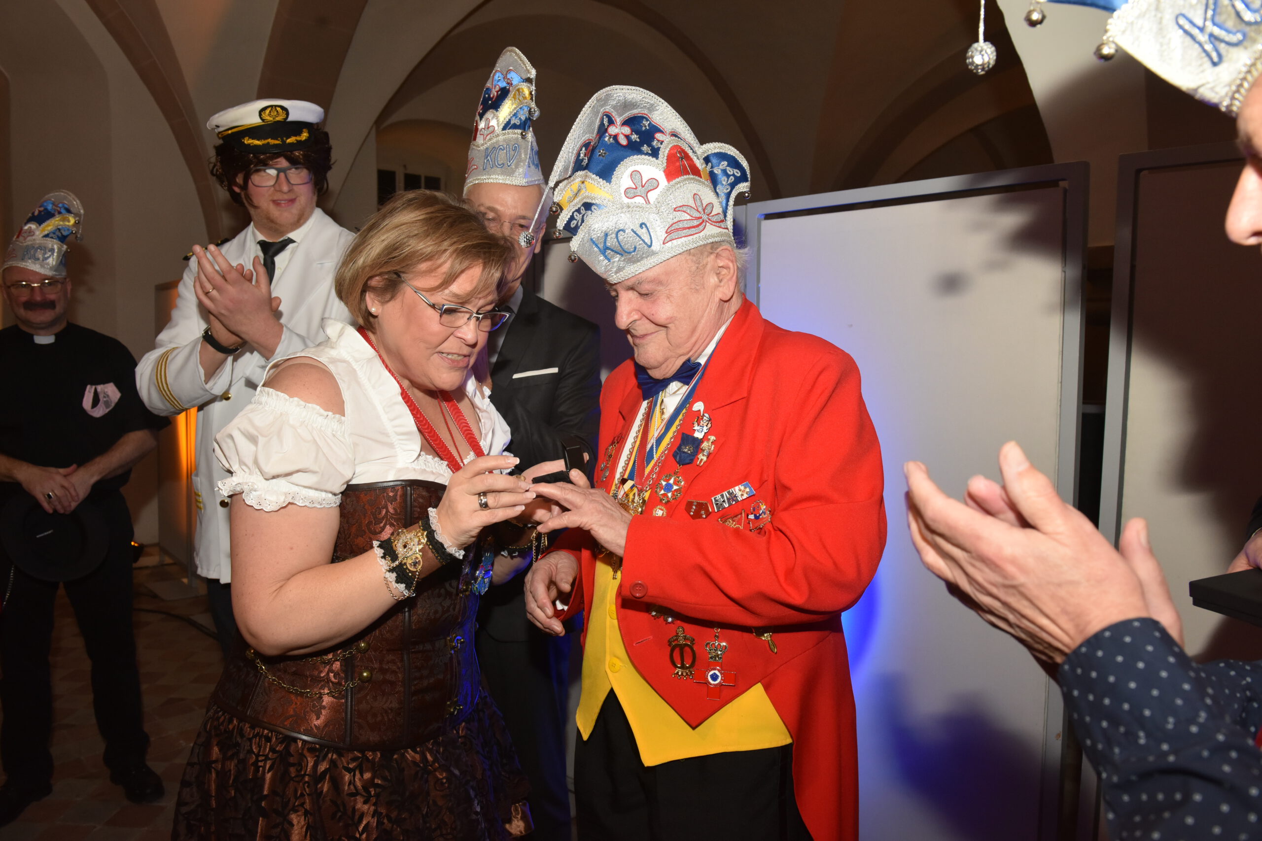 „KCV-Ehrenring in Gold“ für Karnevalist Herbert Fostel